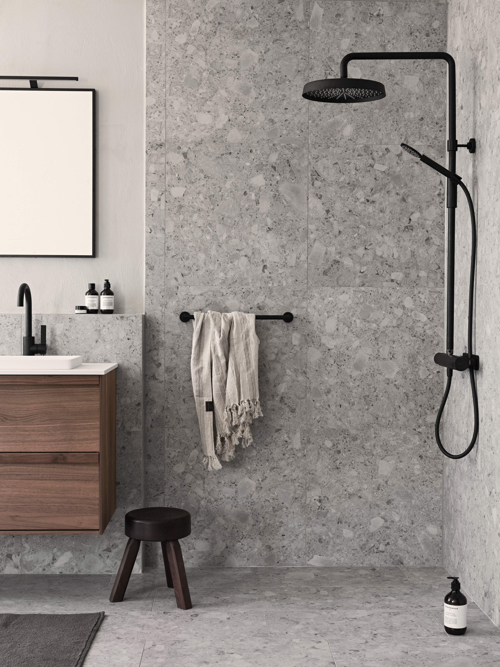 Kjøp Tapwell Takdusj & Dusjsett - 10 Unike Overflater | Brandt Bad