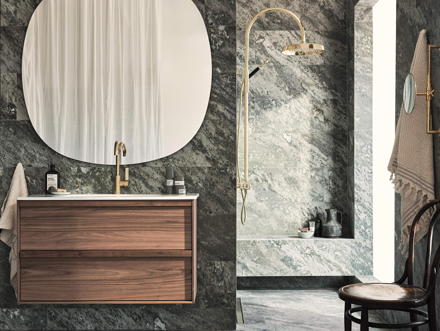 Armaturer & Tilbehør fra Tapwell - 10 Unike Overflater | Brandt Bad